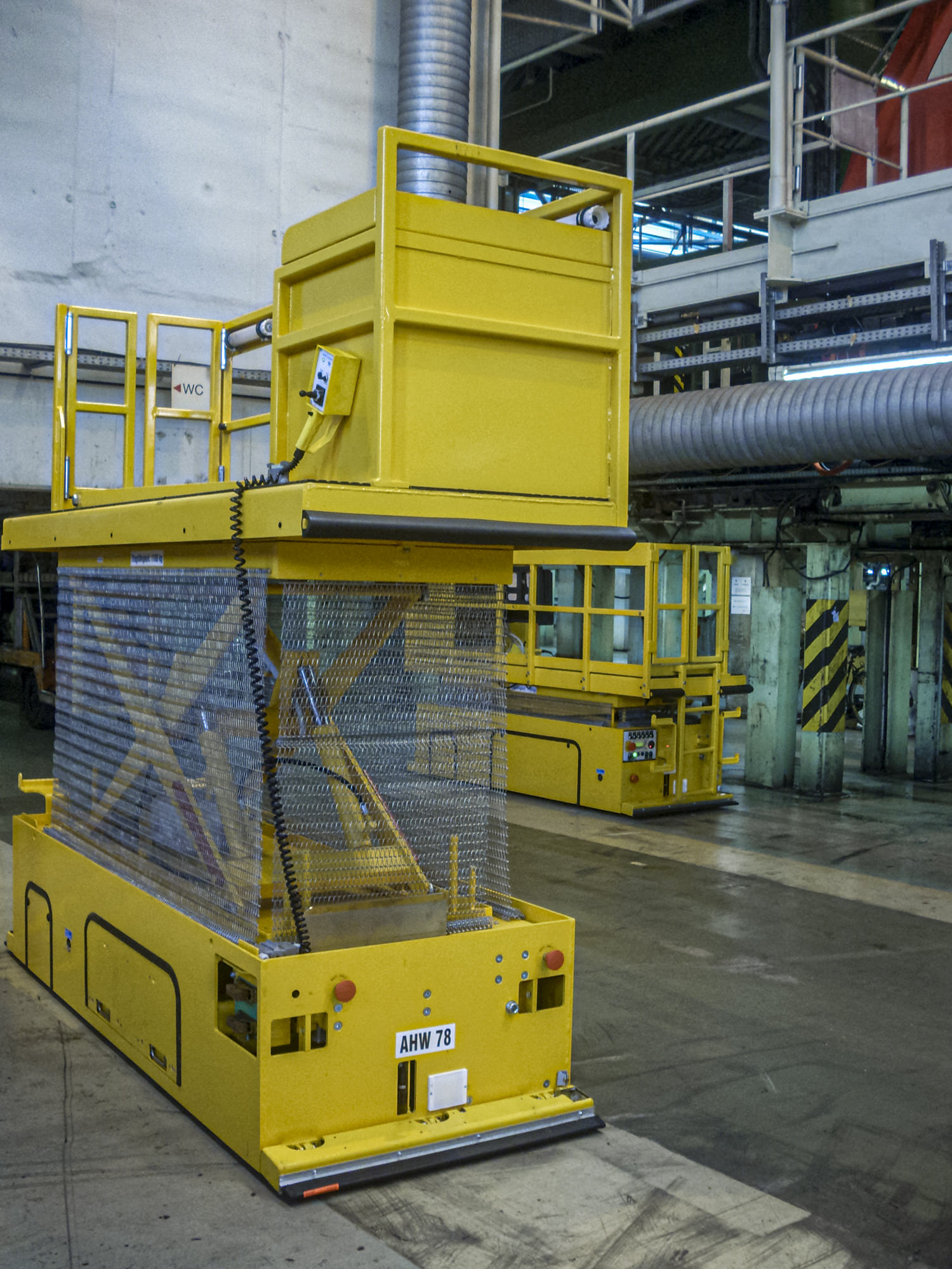 Mobile height-adjustable working platforms • SOBAtec